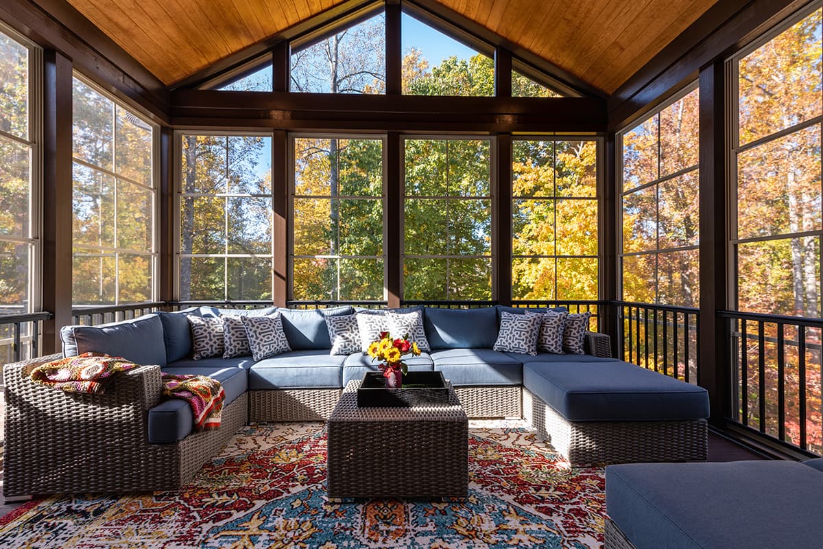 How to Make the Most of Your Indoor-Outdoor Living Space This Fall